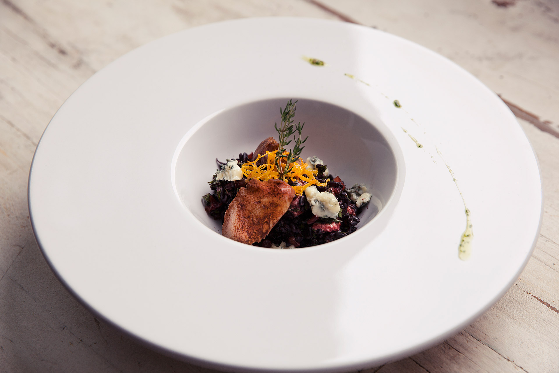 Um prato de entrada, menu principal e sobremesa! - Porcelana & Cia